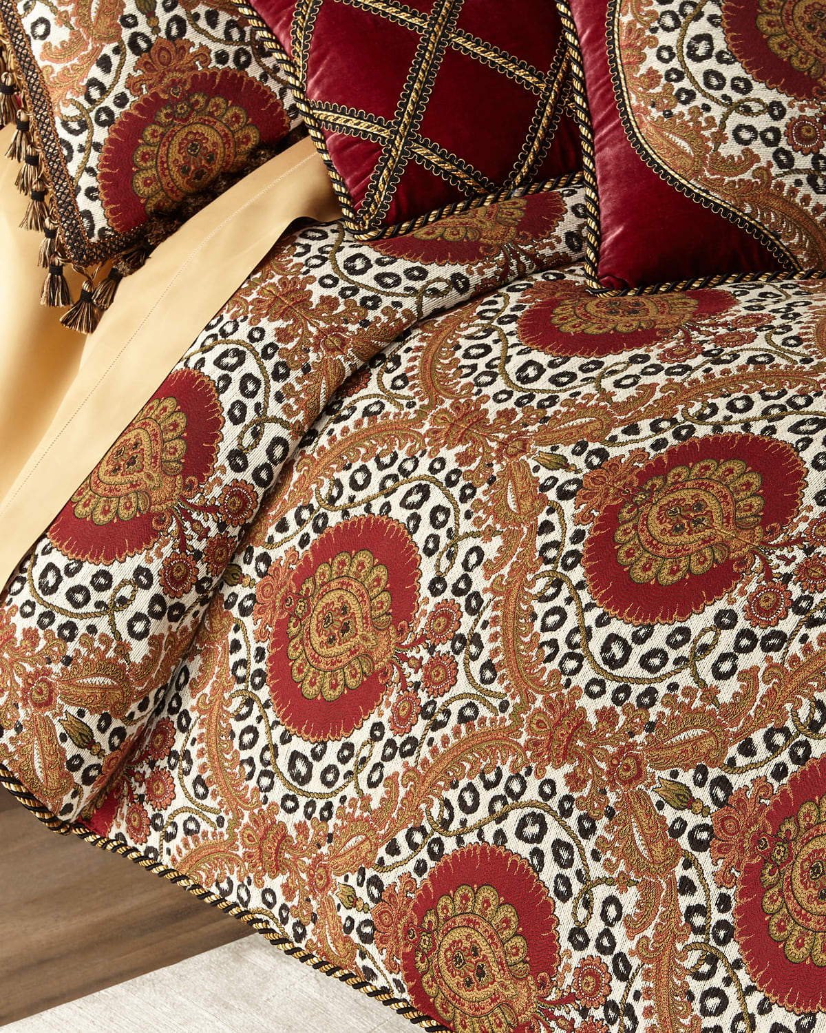 Dian Austin Couture Home Maximus Medallion Queen Duvet and Matching ...