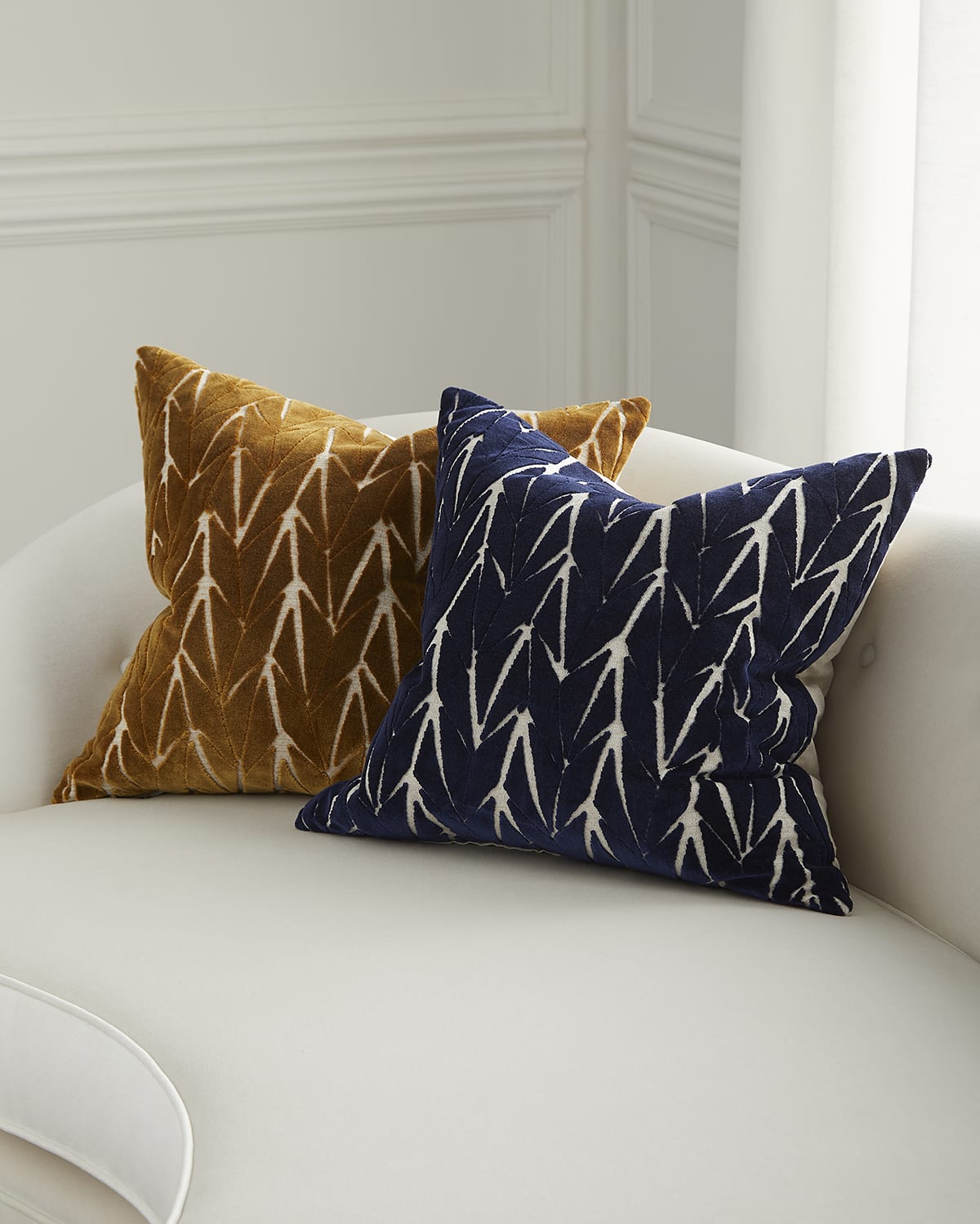 Eastern Accents Esmeralda Button-Tufted Decorative Pillow, 15" x 26 ...