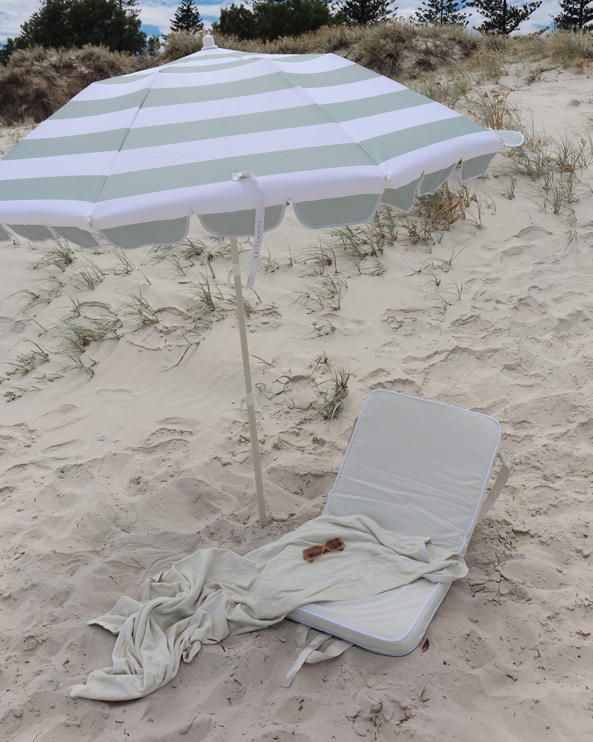 SUNNYLiFE Reclining Beach Chair | Horchow