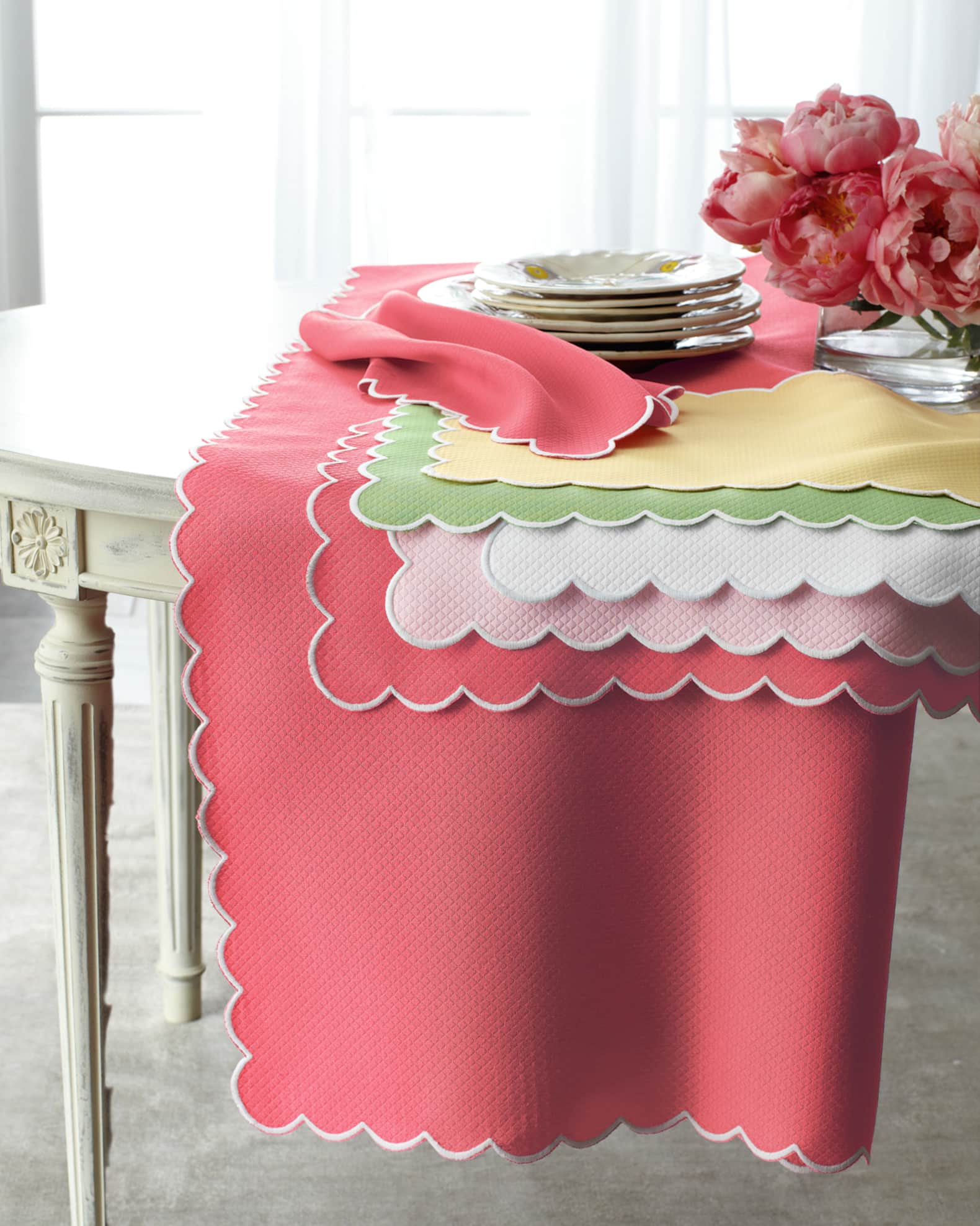 Matouk Savannah Gardens Tablecloth, 70" Round | Horchow