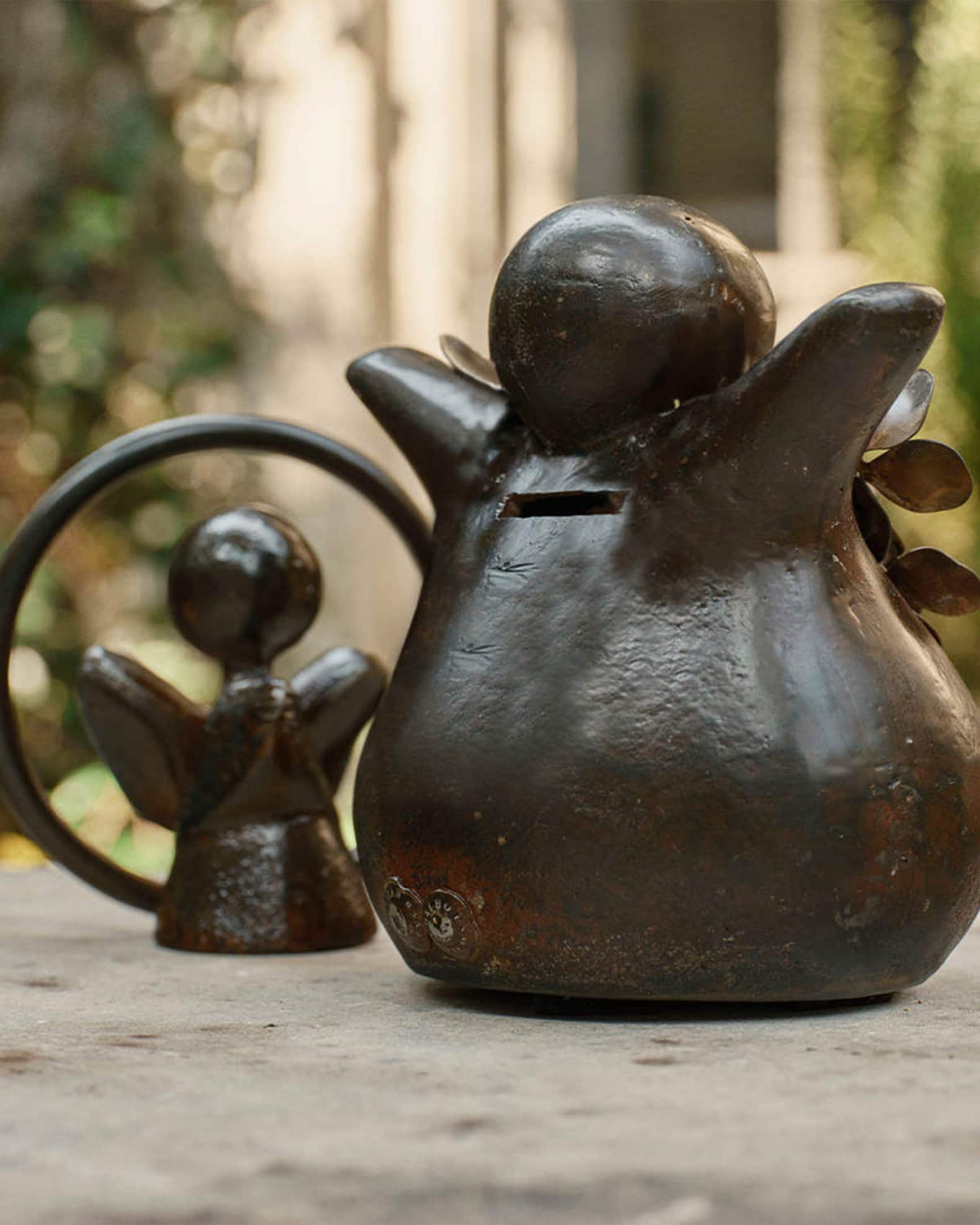 Jan Barboglio Angel con Flores Bank | Horchow