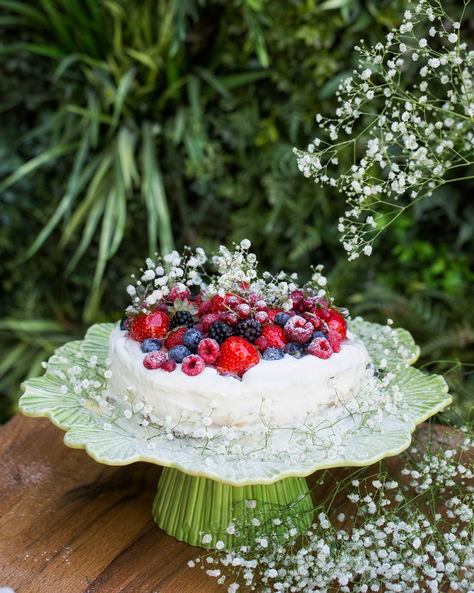 Bordallo Pinheiro Maria Flor Cosmos Large Cake Stand | Horchow